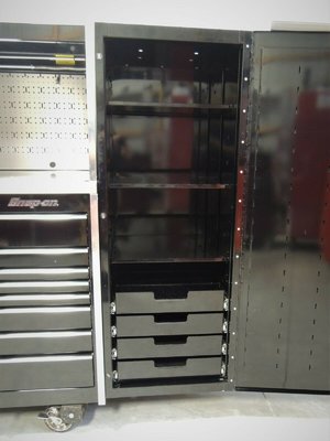 Snap On Black KRL1033 Tool Box, Hutch and 2 x KRL1012 Lockers Contact Email: Bolyepotter.devostores@zoho.com