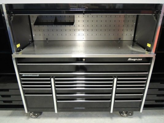 Snap On Black KRL1033 Tool Box, Hutch and 2 x KRL1012 Lockers Contact Email: Bolyepotter.devostores@zoho.com