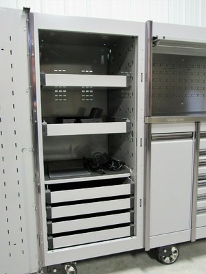 Snap On Arctic Silver 84" Epiq Tool Box Stainless Top Hutch & Full Size Locker. Whatsapp: +4915175761583