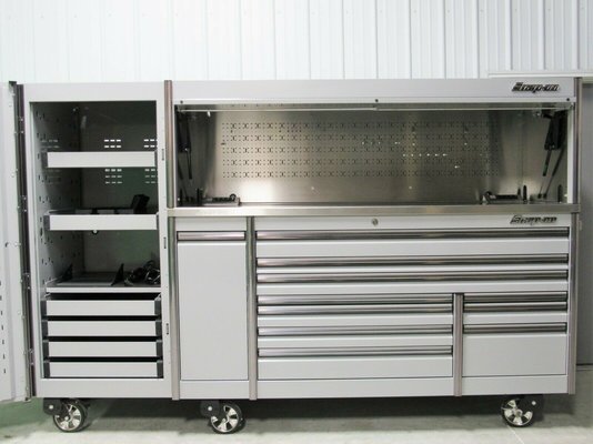 Snap On Arctic Silver 84" Epiq Tool Box Stainless Top Hutch & Full Size Locker. Whatsapp: +4915175761583