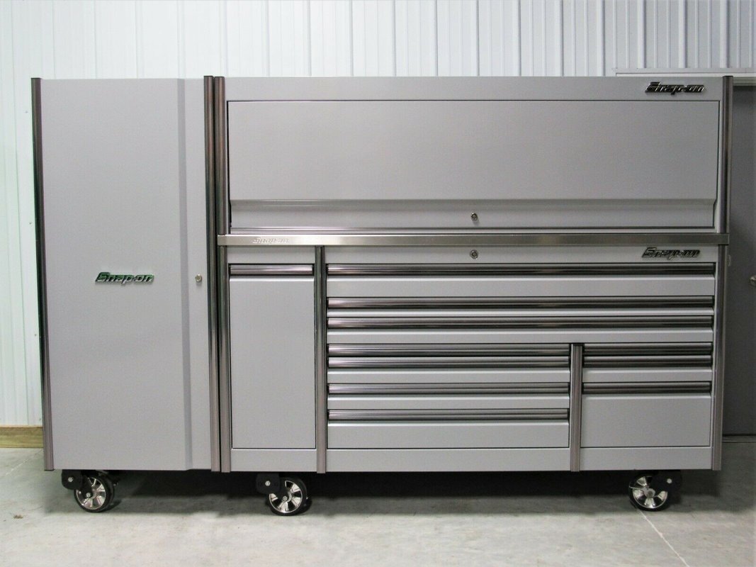 Snap On Arctic Silver 84" Epiq Tool Box Stainless Top Hutch & Full Size Locker. Whatsapp: +4915175761583