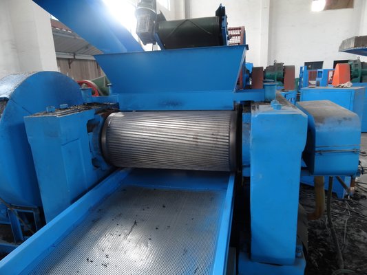 Double Shaft Tyre Crushing Machine Broken 50 - 300 mm Of Plastic Block