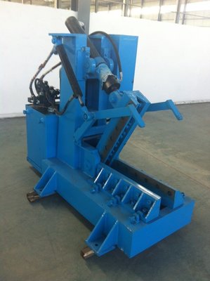 Manually Operated Rubber Cutter Machine , Tire Sidewall Cutting Machine