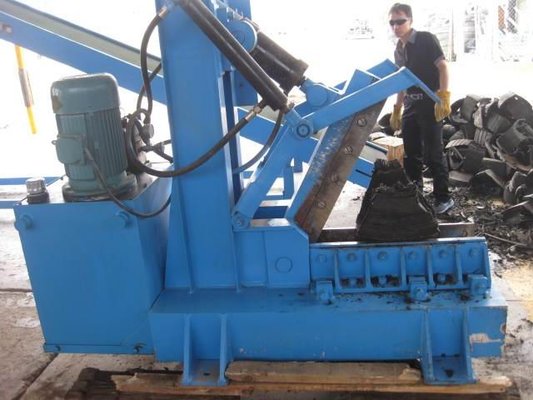 Car Tire Cutting Machine , Tire Bead Machine 7 . 5 Kw Hydraulic System