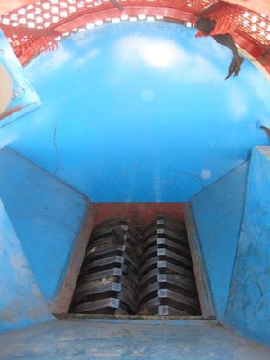 Industrial Tyre Shredding Machine / Waste Tyre Recycling Machinery