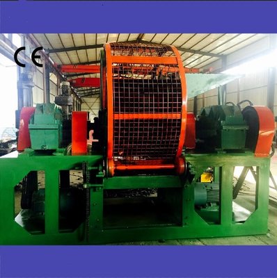 Alloy Steel Tire Rubber Shredding Machine With 20 Pcs Baldes