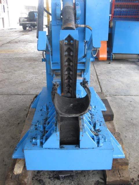 Manually Operated Rubber Cutter Machine , Tire Sidewall Cutting Machine