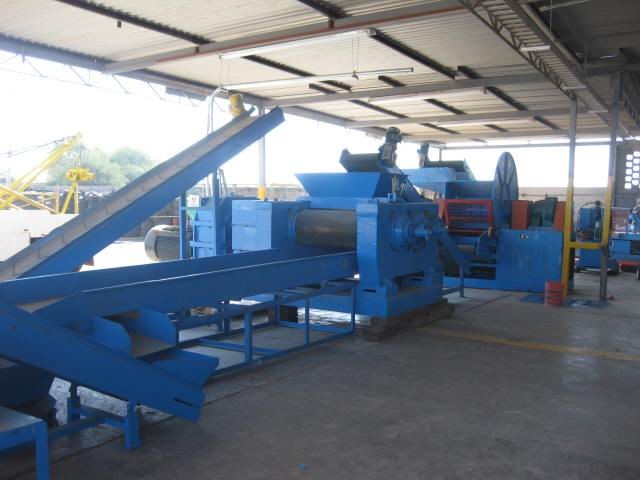 4kw Waste Tire Recycling Plant Tyre Crushing Machine 10 - 100 Mesh