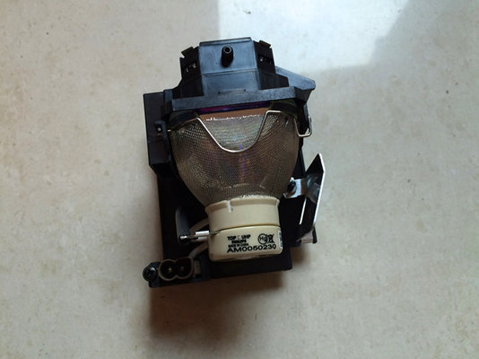 LCD DT01123 Hitachi Replacement Lamp For HCP-Q51 HCP-Q55 HCP-Q71 Projectors supplier