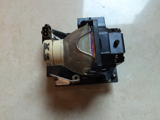 LCD DT01123 Hitachi Replacement Lamp For HCP-Q51 HCP-Q55 HCP-Q71 Projectors supplier