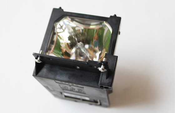 CP-HX2080  CP-S420 CP-S420W 3M MP-8765 Hitachi Replacement Lamp DT00471 supplier