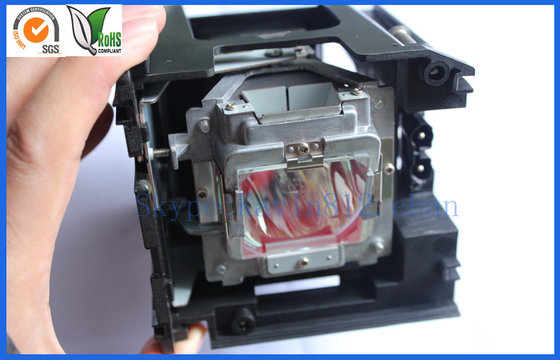 Vivitek D4500 / D5000 Projectors 5811116765-SU Replacement Lamp supplier