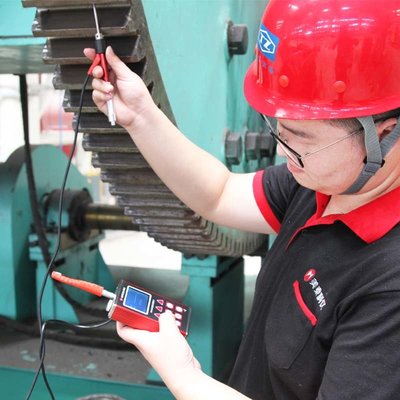 LCD Display Handheld Hardness Tester Built - In Leeb Hardness Conversion Function MH660