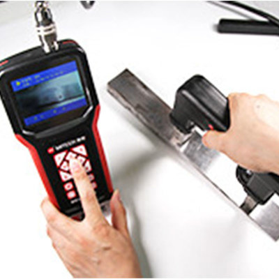 3.5 Inch Display Magnetic Particle Flaw Detector 75 - 200MM Electromagnetic Yoke Polar Distance MT-1A