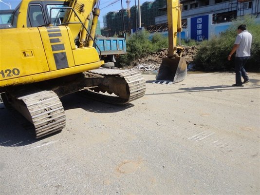 used Komatsu PC120-6 excavator year 2002 0.6cbm capacity 12 ton