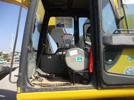 used Komatsu PC120-6 excavator year 2002 0.6cbm capacity 12 ton