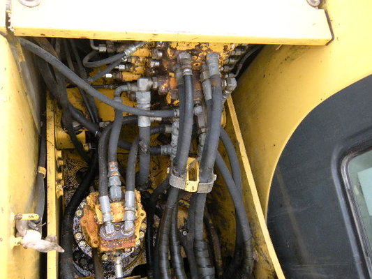 used Komatsu PC130-6E excavator year 2008 0.6cbm capacity 12 ton 6696hours