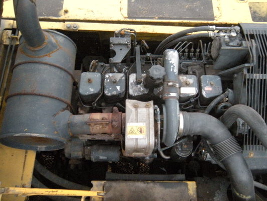 Second Hand Construction Equipment Excavator Year 2000 Used 6696 Hours 20 Ton Komatsu PC200-6
