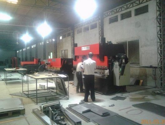 Metal Sheet Hydraulic Plate Bending Machine 6000mm With High Efficiency
