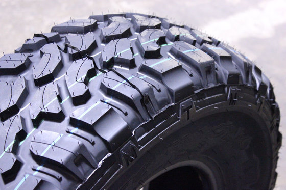 El fango del alto rendimiento 4X4 cansa los bordes Lt31X10.50R15 de 15 pulgadas de los neumáticos del camino