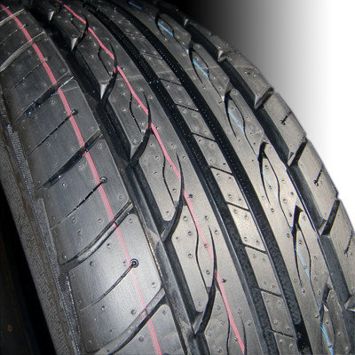 15" Selbstreifen-ganzjährige Reifen Radial-PCR ermüdet Hochleistungs-Fahrzeug-Reifen-Personenkraftwagen-Reifen 215/70R15 235/70R15