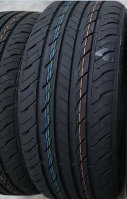 el auto 155/55R14 pone un neumático los neumáticos de coche sólidos de la tarifa de la velocidad de T con la garantía de 100000 Kms