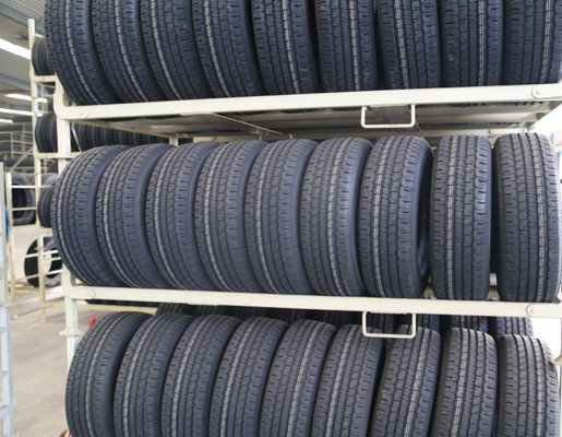 Personenkraftwagen P235/60R17 P225/65R17 P245/65R17 ermüdet Reifen DES SUV HT-REIFENstahl-Autos 4*4