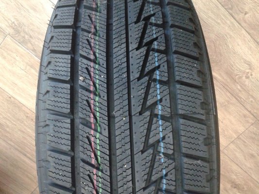 sólido 155/65R13 todos los neumáticos de nieve de la estación 13" neumáticos del fango y de nieve para los camiones