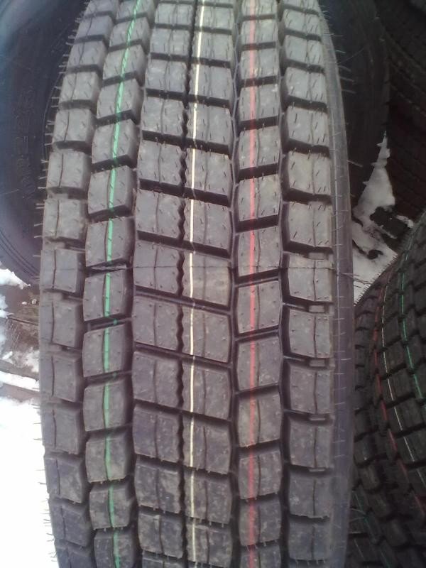 el camión 315/70R22.5 y el autobús cansa todos los neumáticos del camino TBR del terreno todos los neumáticos radiales de acero del camión de la posición de los rodillos impulsores de los neumáticos del autobús