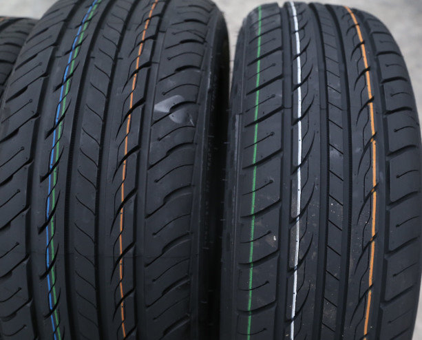 el auto 155/55R14 pone un neumático los neumáticos de coche sólidos de la tarifa de la velocidad de T con la garantía de 100000 Kms