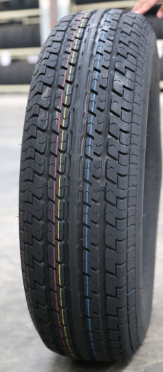 El vehículo de pasajeros de ST205/75R15 ST225/75R15 cansa los neumáticos radiales del vehículo de los neumáticos del caucho del NEUMÁTICO SERIAL del ST