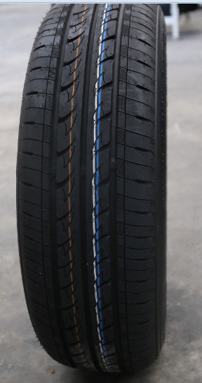 la polimerización en cadena de 145/70R12 155/65R13 155/70R13 cansa todo el sólido del acero para el neumático radial del neumático económico de los neumáticos de coche
