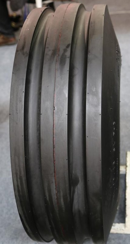 7.50-16 Los neumáticos de goma neumáticos AG del nilón para los neumáticos del tractor del neumático tractor AG del jardín del camino van los neumáticos de Agrictural de los neumáticos del kart