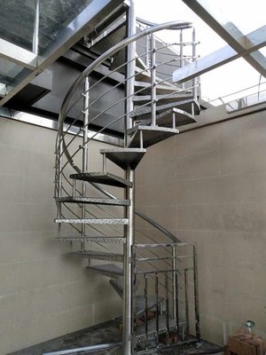 Spiral Staircase VH07S Spiral Stainless Steel Stair Tread Beech Curved Glass Handrail 304 Stainless Steel