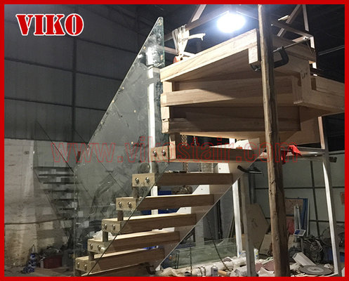 Floating Staircase VK47C  Tempered Glass LED Light strip StringerBeech TreadCarbon Steel StringerStainless Steel Powder