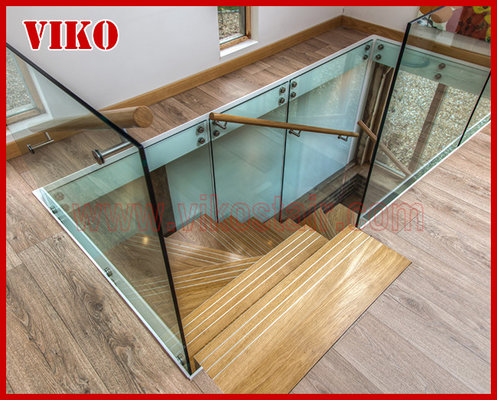 Floating Staircase VK48C Tempered Glass LED Light strip StringerBeech Tread American Oak  StringerStainless Steel Powder