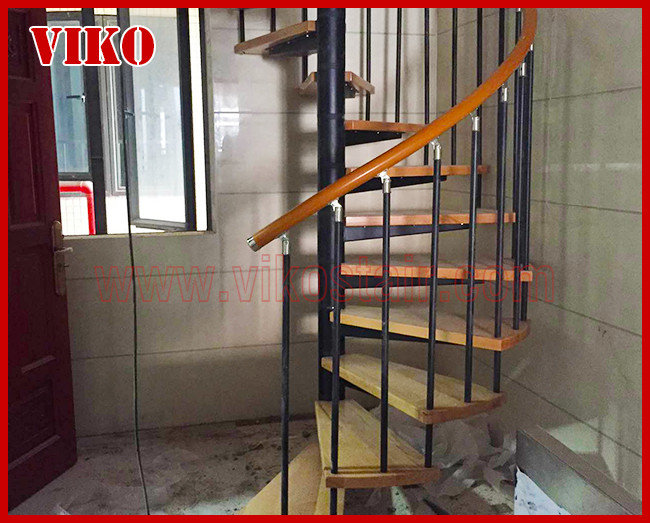 Spiral StaircaseVH18S Carbon Steel Tread Beech 304 Stainless Steel  Spiral Stainless Steel Stair Handrail Railing Glass