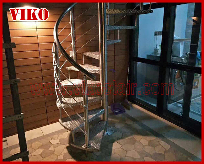 Spiral Staircase VH24S    Tread Tempered glass  304 Stainless Steel Stainless Steel Stair  Handrail Railing Glass