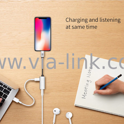 3.5mm Headphone Jack Adapter Earphone Adapter Splitter 2 in 1 Audio Jack and Charger for iPhone