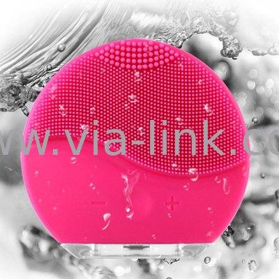 FOREO LUNA mini 2 Facial Cleansing Brush, Gentle Exfoliation and Sonic Cleansing for All Skin Types