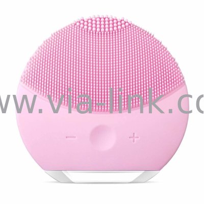 Facial Cleansing Brush Waterproof Rechargeable Face Brush for Deep Cleansing Skin Care Electric Silicone Exfoliating
