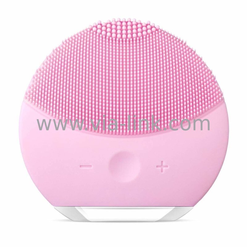 Facial Cleansing Brush Waterproof Rechargeable Face Brush for Deep Cleansing Skin Care Electric Silicone Exfoliating