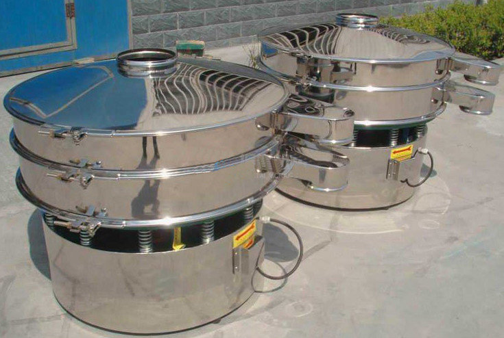 Advantages and application industries of carbon straight line rotary screen