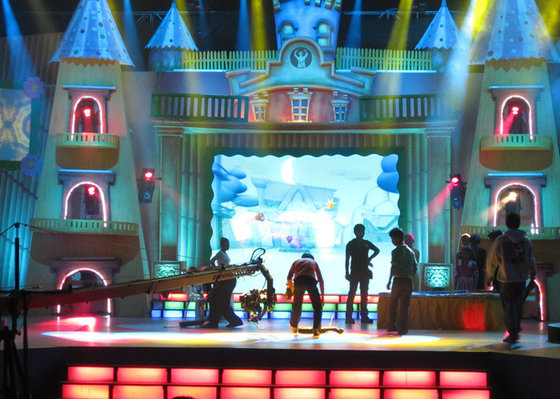 Super Light Portable Indoor P4 LED Screen RGB Aluminum Cabinet For Rental supplier
