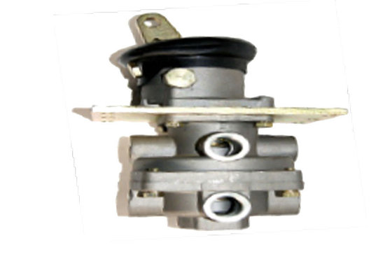 100-3514008 4614911020 Foot brake valve  for KAMAZ