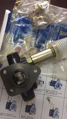 Mitsubishi  Fuel pump for excavator 105210-1800