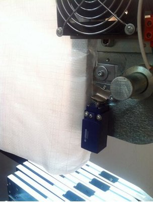 Sell High speed factory price NON woven bag cutting  machine/ ultrasonic cutting machine