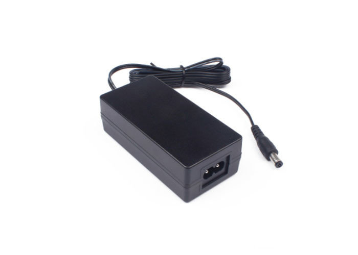 Switching 12 Volt 2 Amp Power Adapter AC Input Power High Efficiency For Led