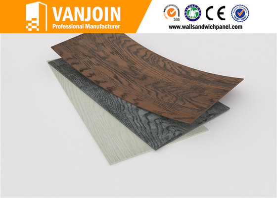 Painéis de parede decorativos 580x280 da textura de madeira branca flexível da cor para o prédio de escritórios