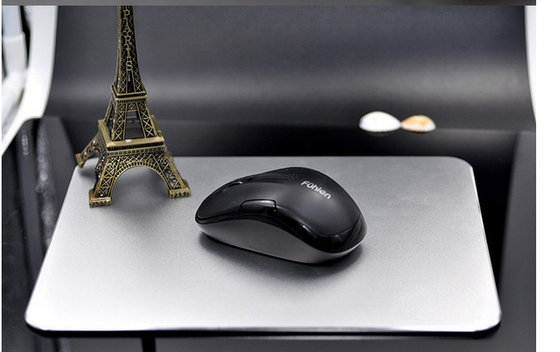 China Promotional Gift Aluminum Gaming Mouse Pads with Anti Slip Rubber Bottom supplier